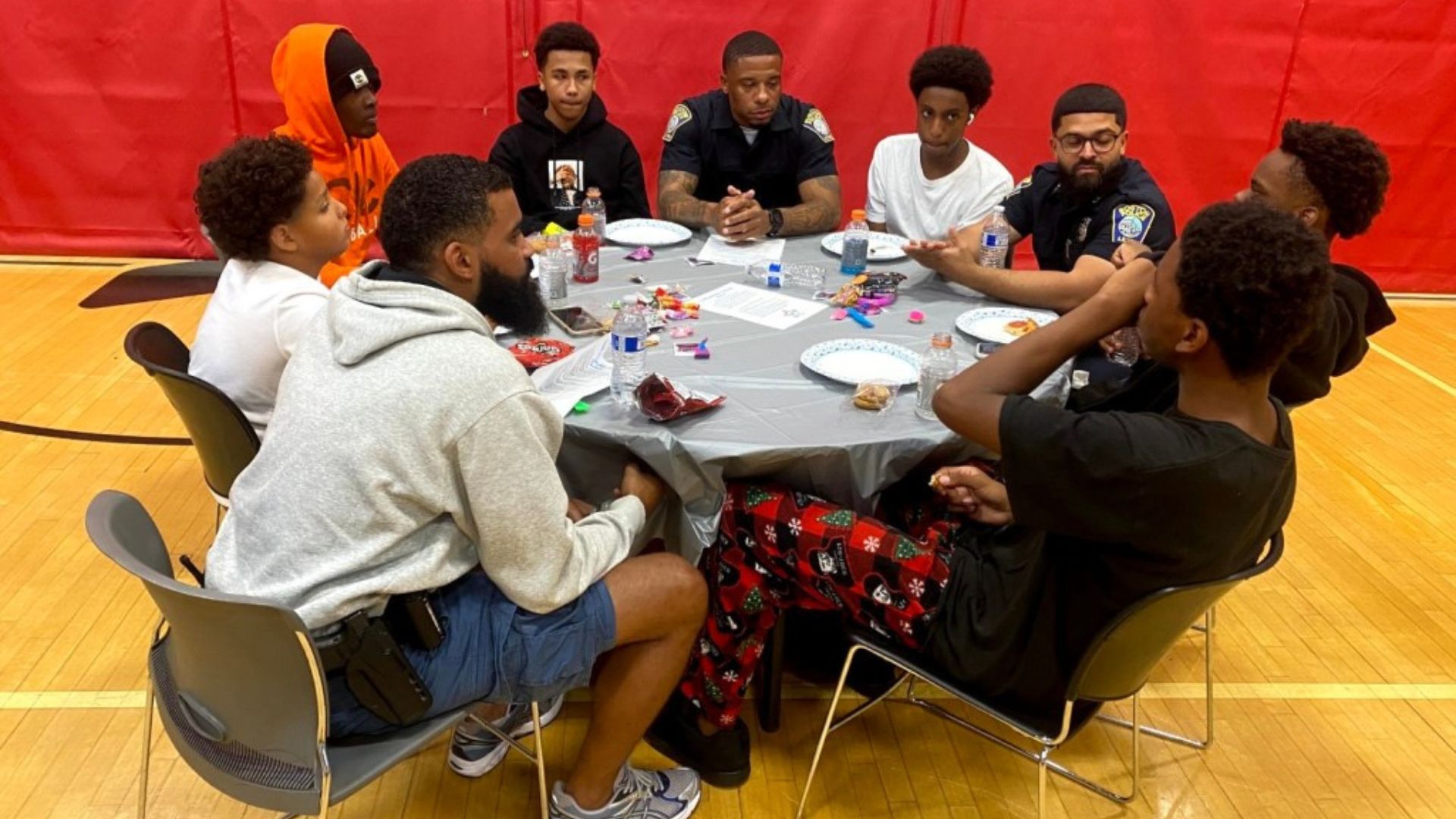 Boston Police District B-2 Officers Host Youth Dialogue Night with Roxbury YMCA Teens – NewsTalk ...